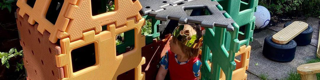 How to Play with Polydron in the Sunshine